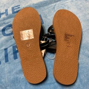 Universal Thread | Shoes | Universal Thread Size 7 Or 95 Black Strap ...